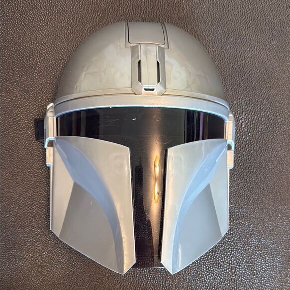Hasbro | Costumes | Hasbrostar Wars Mandalorian Electronic Helmet With ...